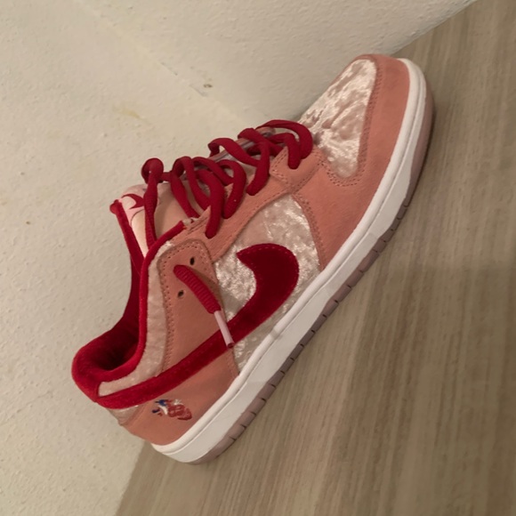 Nike | Shoes | Nike Dunk Sb Size 85 M | Poshmark